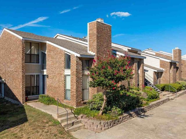 Laurel Grove by Trion Living 2 Bedroom Apartment for Rent at 1000 River Bend Dr, Lancaster, TX 75146
