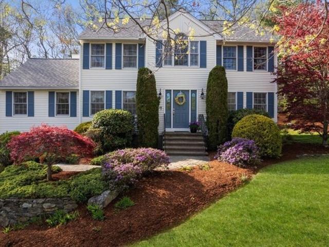 Laurel Dr, Hudson, Home For Sale