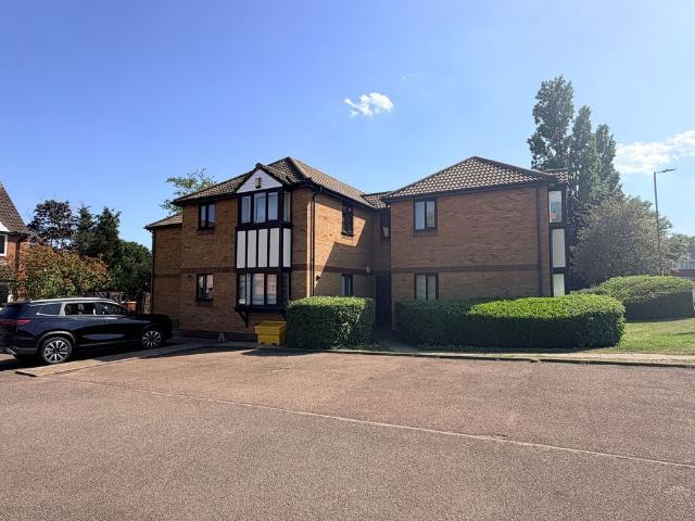Laurel Fields, Potters Bar EN6, 1 bed flat to rent, £1,150 pcm | PrimeLocation