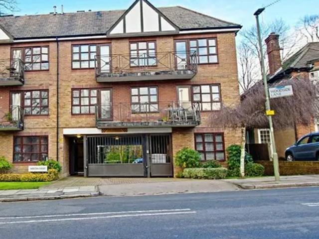 Laurel House, 12e Woodside Lane, London, N12 8RR, United Kingdom | 2 bed apartment for rent #138147297 | Rentberry