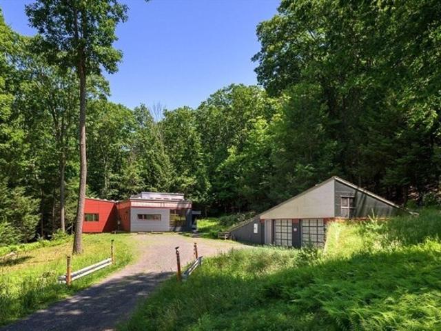 Laurel Hill Dr, Leverett, Home For Sale