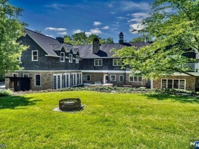 Laurel Ln, Chester Township, Home For Sale