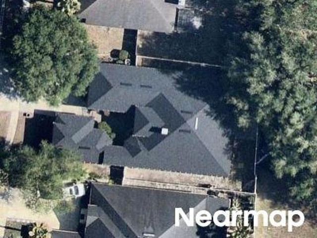 Laurel Leaf Dr