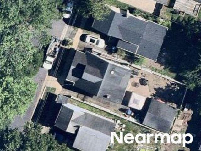 Laurel St