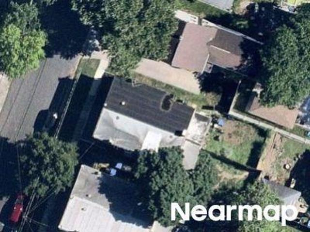 Laurel St