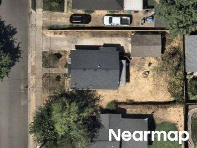 Laurel St