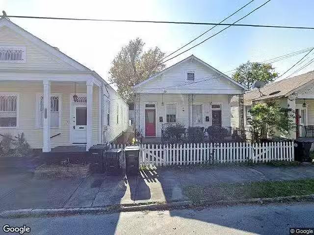 Laurel St, New Orleans, LA 70115