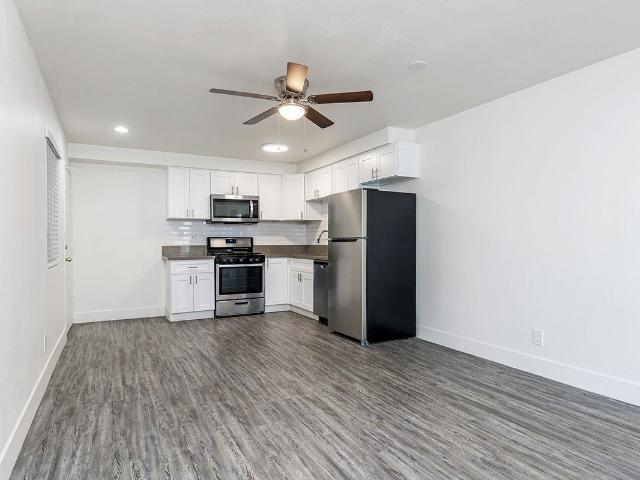 Laurel Pointe Apartments 1 Bedroom Apartment for Rent at 13607 Cordary Ave, Hawthorne, CA 90250 East Hawthorne
