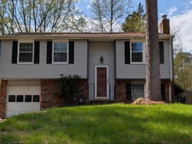 Laurel Pine Dr