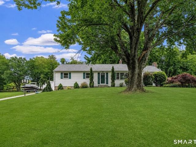 Laurel Wood Dr, Shelton, Home For Sale