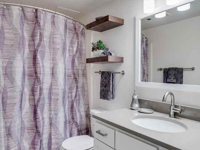 Laurel Village Apartments 1 Bedroom Apartment for Rent at 1254 Hennepin Avenue, Minneapolis, MN 55403 Loring Park
