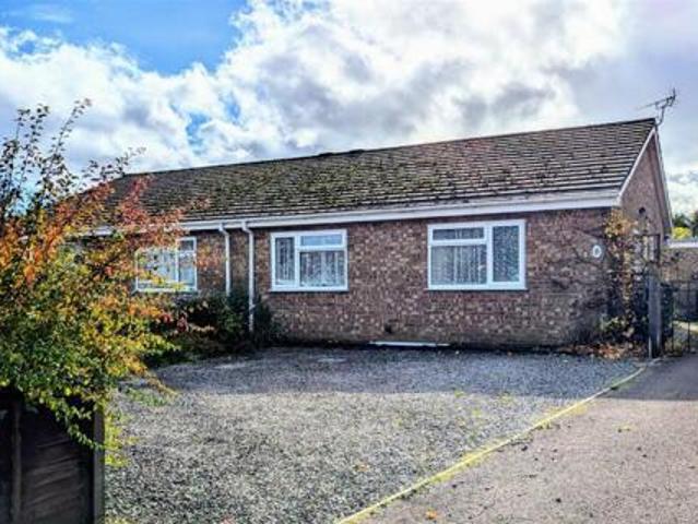 Laureldene, Sling, 3 Bedroom Semi detached