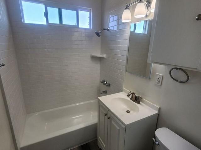 Lauret Studio Apartment for Rent at 10309 S Inglewood Ave, Inglewood, CA 90304
