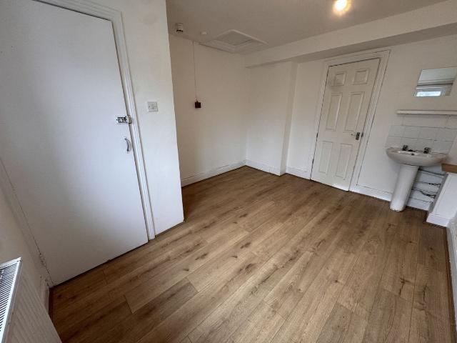 Lauriston Road, London E9, 1 bed flat to rent, £1,450 pcm | PrimeLocation