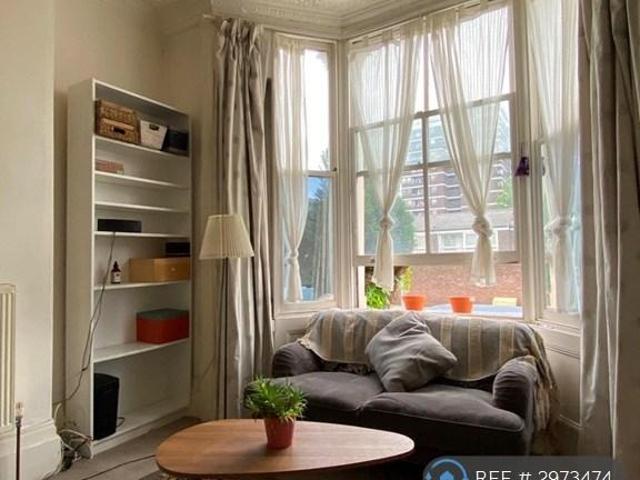 Lauriston Road, London, E9 1 bed flat to rent £1,850 pcm £427 pw