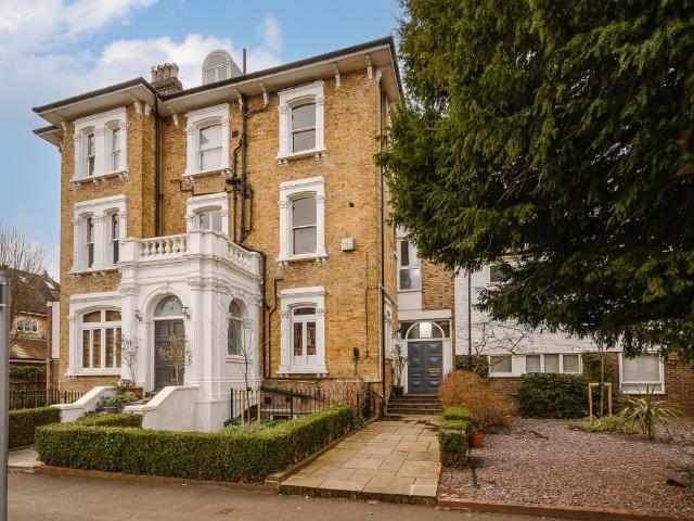 Lauriston Road, London SW19, 3 bed flat to rent, £3,500 pcm | PrimeLocation