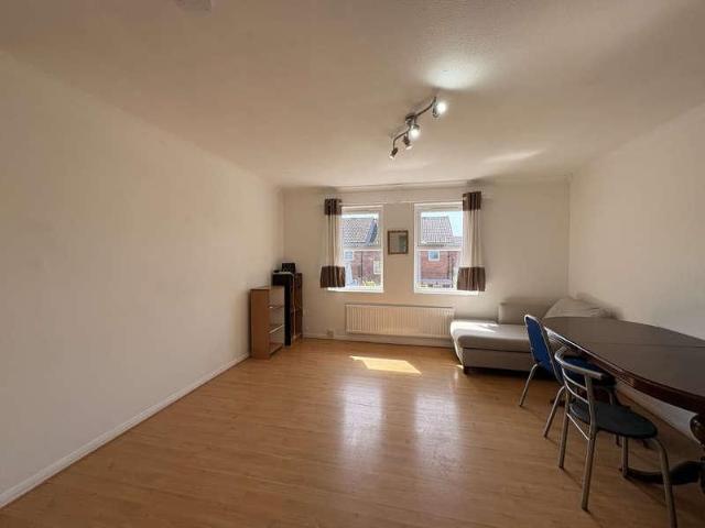 Laurisotn Place, Cambridge, CB4