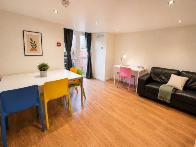 Lausanne Road 6 bed house share to rent £3,162 pcm £730 pw