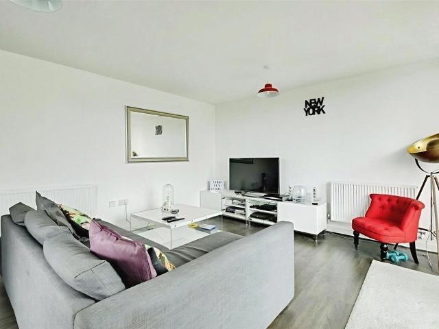 Laval House, Ealing Road, Brentford TW8, 1 bed flat to rent, £1,750 pcm | PrimeLocation