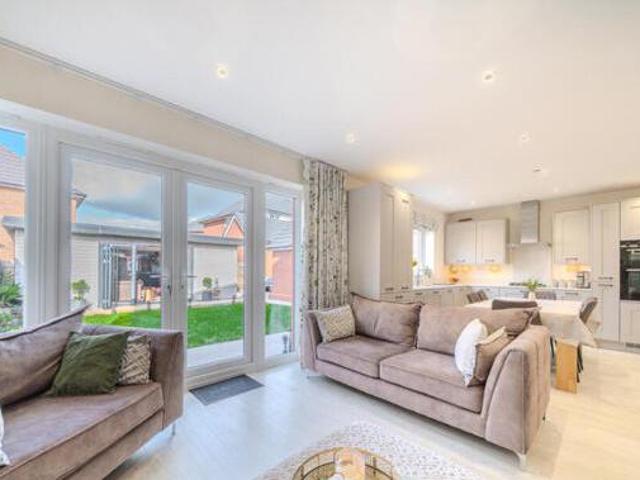 Lave Way, Caldicot, 4 Bedroom Detached