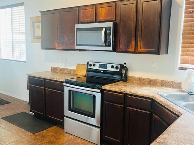 Laveen Village Home Spacious Rooms and Common Are
