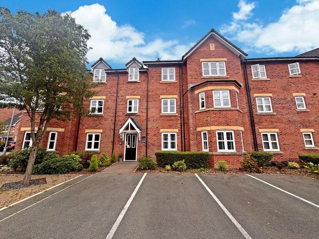 Lavender Court, Westhoughton BL5, 2 bed flat to rent, £950 pcm | PrimeLocation