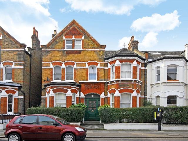 Lavender Gardens, Clapham Common North Side, London SW11, 2 bed flat to rent, £2,800 pcm | PrimeLocation