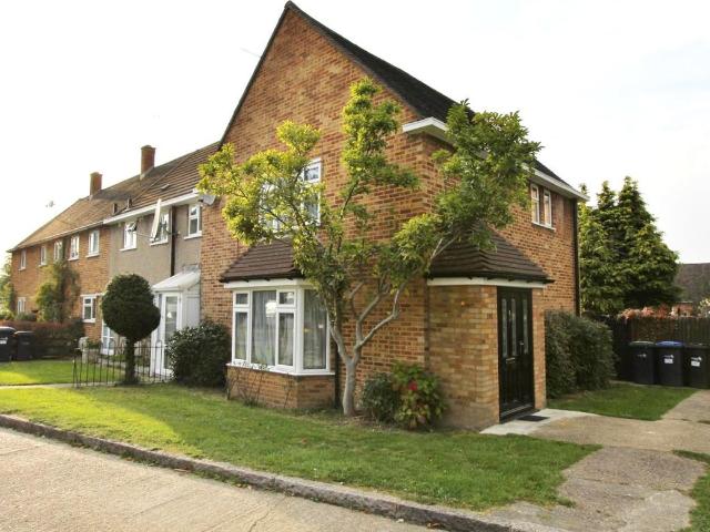 Lavender Hill, Enfield EN2, 3 bed terraced house to rent, £2,100 pcm | PrimeLocation