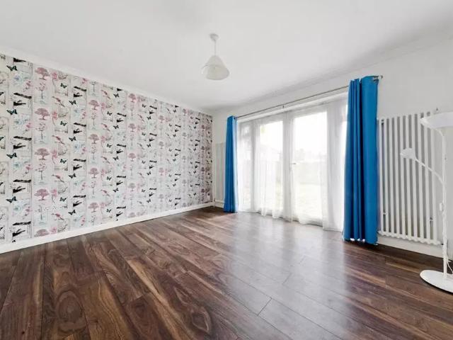 Lavender Road, Croydon CR0 2 bed bungalow to rent £2,050 pcm £473 pw