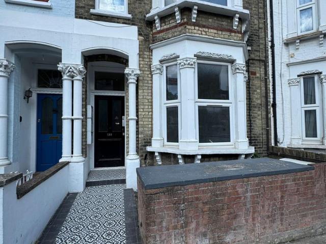 Lavender Sweep, Battersea, SW11 2 bed flat to rent £2,450 pcm £565 pw