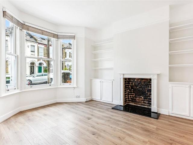 Lavender Sweep, SW11 2 bed property to rent £3,250 pcm £750 pw
