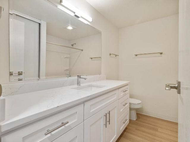 Lawton Park Villas 2 Bedroom Apartment for Rent at 2410 W Manor Pl, Seattle, WA 98199 Lawton Park