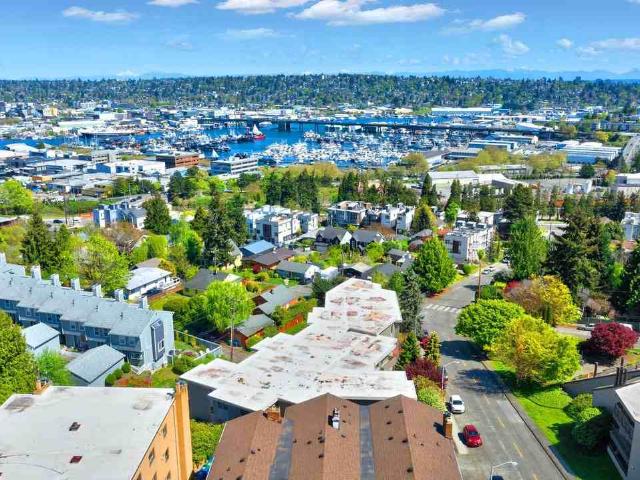 Lawton Park Villas 2 Bedroom Apartment for Rent at 2410 W Manor Pl, Seattle, WA 98199 Lawton Park