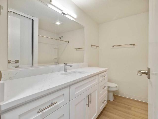 Lawton Park Villas 2 Bedroom Apartment for Rent at 2410 W Manor Pl, Seattle, WA 98199 Lawton Park