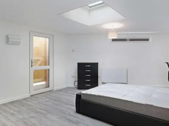Lawton Road, Debden Green, IG10 2PH, United Kingdom | 7 bed house for rent #165457645 | Rentberry