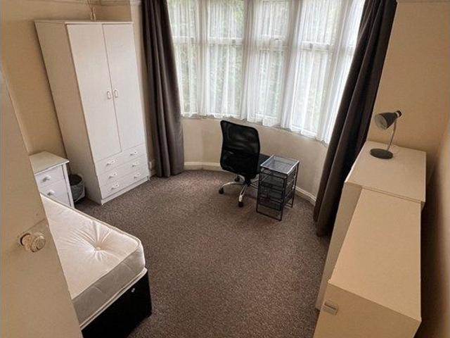 Lawley Avenue, Beeston, Nottingham NG9, Room to rent, £419 pcm | PrimeLocation