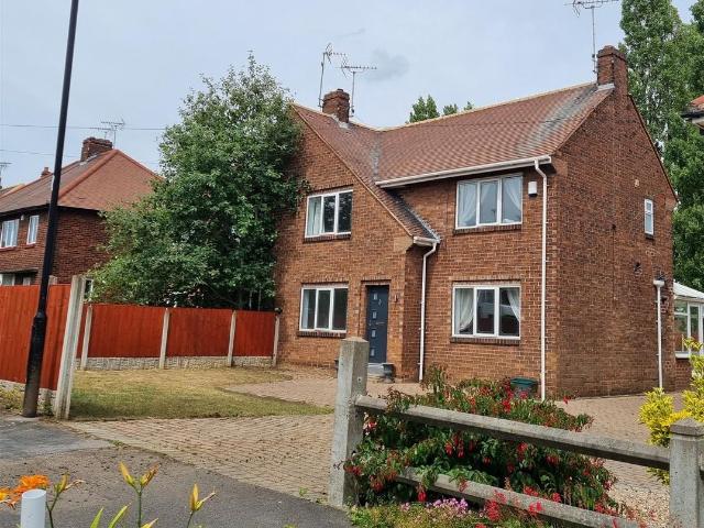 Lawn Avenue, Woodlands, Doncaster DN6, 3 bed semi detached house to rent, £950 pcm | PrimeLocation