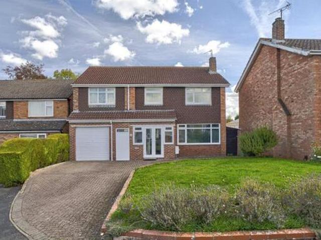 Lawn, Braemar Close, Swindon, 4 Bedroom Detached