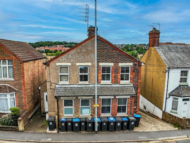 Lawn Lane, Hemel Hempstead HP3, 1 bed flat to rent, £1,250 pcm | PrimeLocation