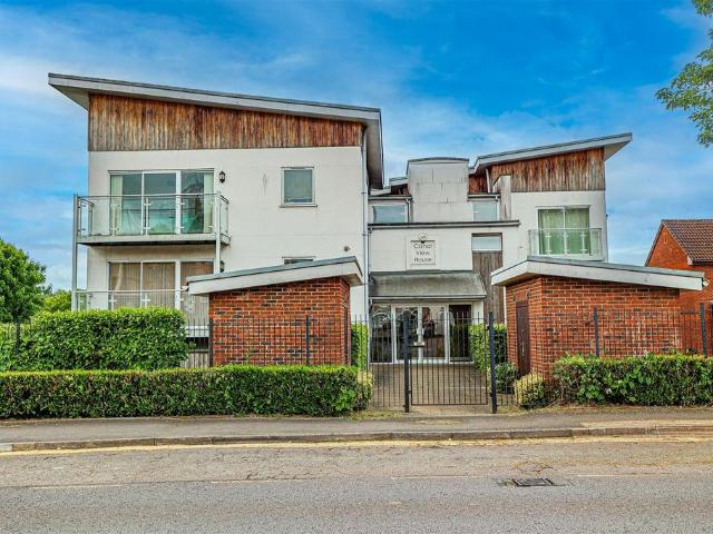 Lawn Lane, Hemel Hempstead, HP3 2 bed flat to rent £1,650 pcm £381 pw