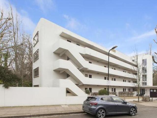 Lawn Road, Belsize Park, Studio Flat For