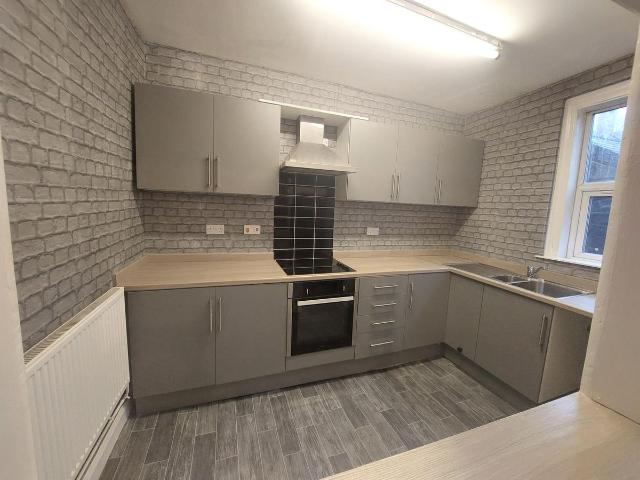 Lawn Road, Doncaster DN1, 2 bed flat to rent, £695 pcm | PrimeLocation