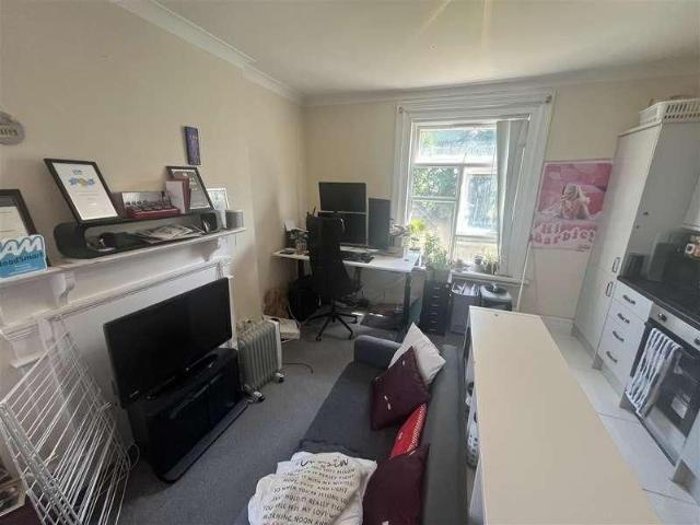 Lawn Road, Southampton, SO17