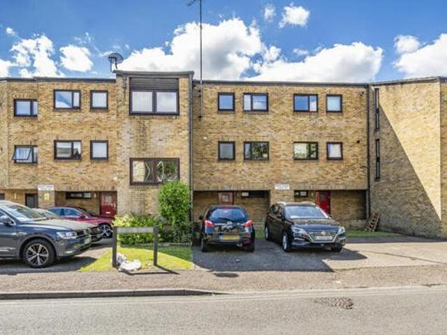 Lawn Road, Uxbridge, 1 Bedroom Apartment