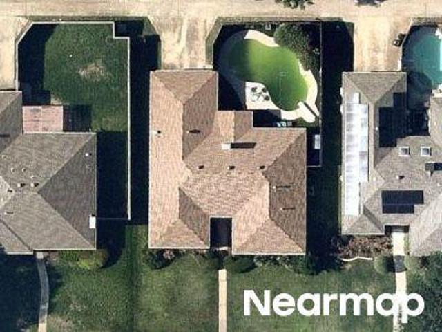 Lawndale Dr