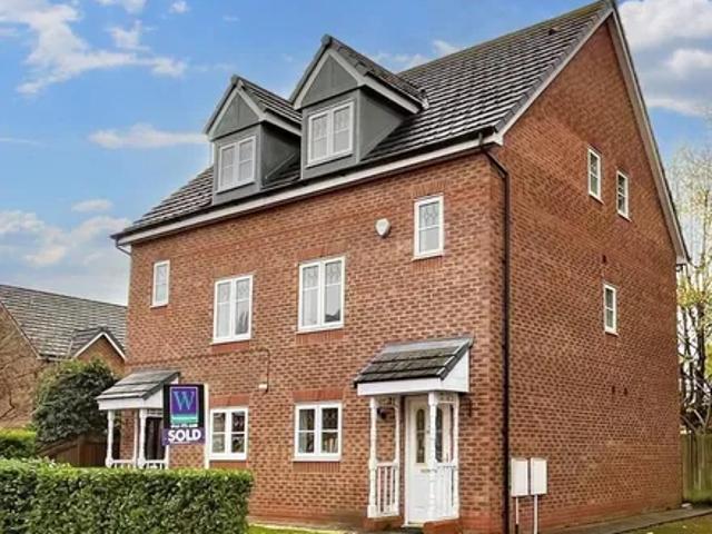 Lawnhurst Avenue, Wythenshawe, M23 9RW, United Kingdom | 4 bed townhouse for rent #139621146 | Rentberry
