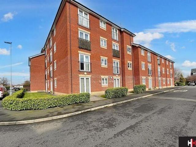 Lawnhurst Avenue, Wythenshawe, 2 Bedroom Apartment