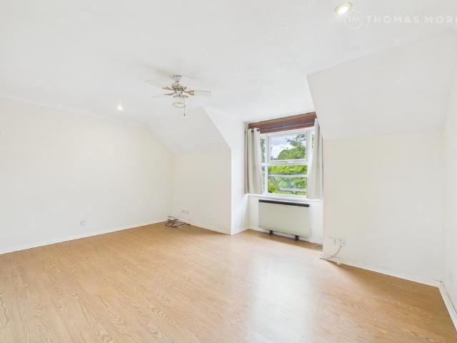 Lawns Court, Hertfordshire SG8 2 bed apartment to rent £1,000 pcm £231 pw