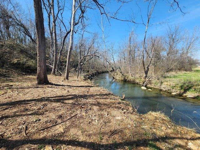 Lawrence 2080, Ash Grove, MO 65604