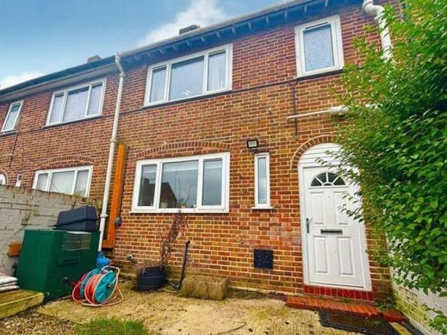 Lawrence Avenue, Catfoss, 3 Bedroom Terraced